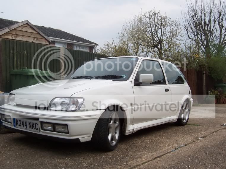 Diamond white Xr2i 16v : Cars For Sale | Fiesta Forums