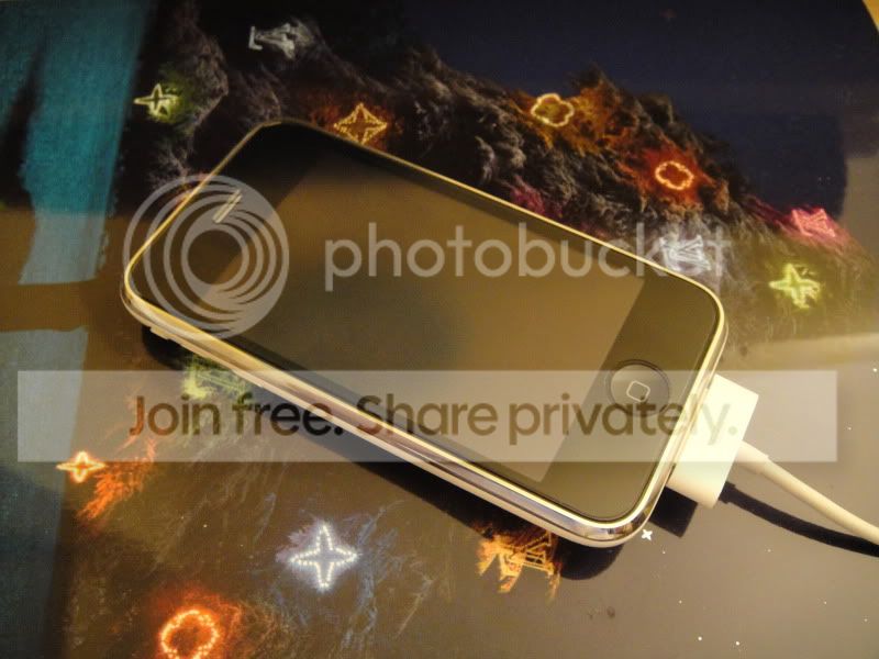 Mint 32gb iPhone 3gs lock Fido $480 (*White) | Howard Forums - Your ...